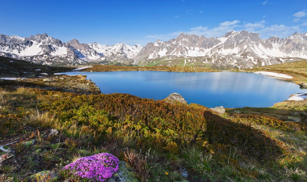Hiking through the french Alps - Mont-Blanc Experience